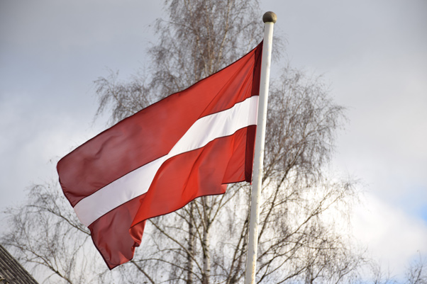 Himna un karogs ir mūsu tautas spēka avots! - Valmieras Ziņas