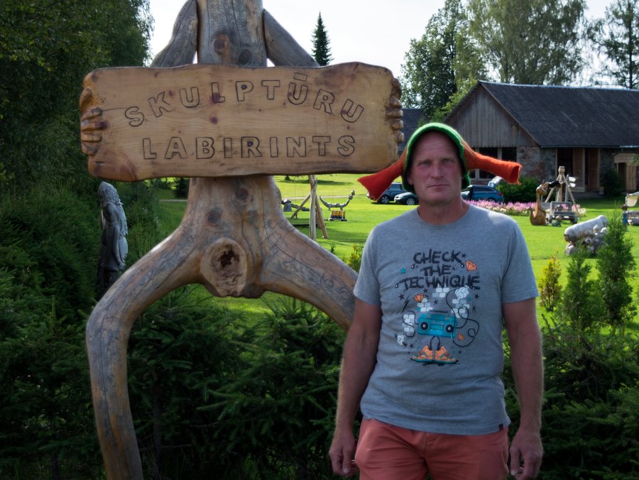 No koka bluķa līdz mākslas darbam - Beverīnas koka skulptūru parks ...