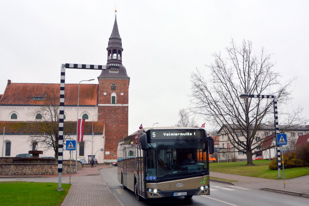 Valsts svētkos izmaiņas autobusu kustībā; braucieni Valmieras pilsētas ...