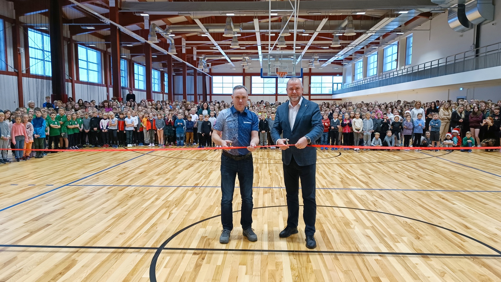 Jaunā sporta zāle – dāvana Valmieras Viestura vidusskolai 83. jubilejā ...