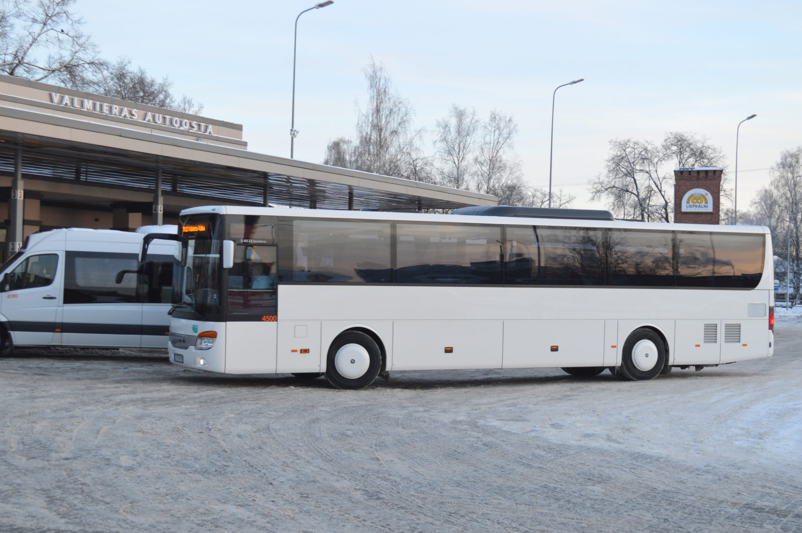 Izmaiņas autobusu kustībā svētku laikā un skolēnu brīvlaikā - Valmieras ...
